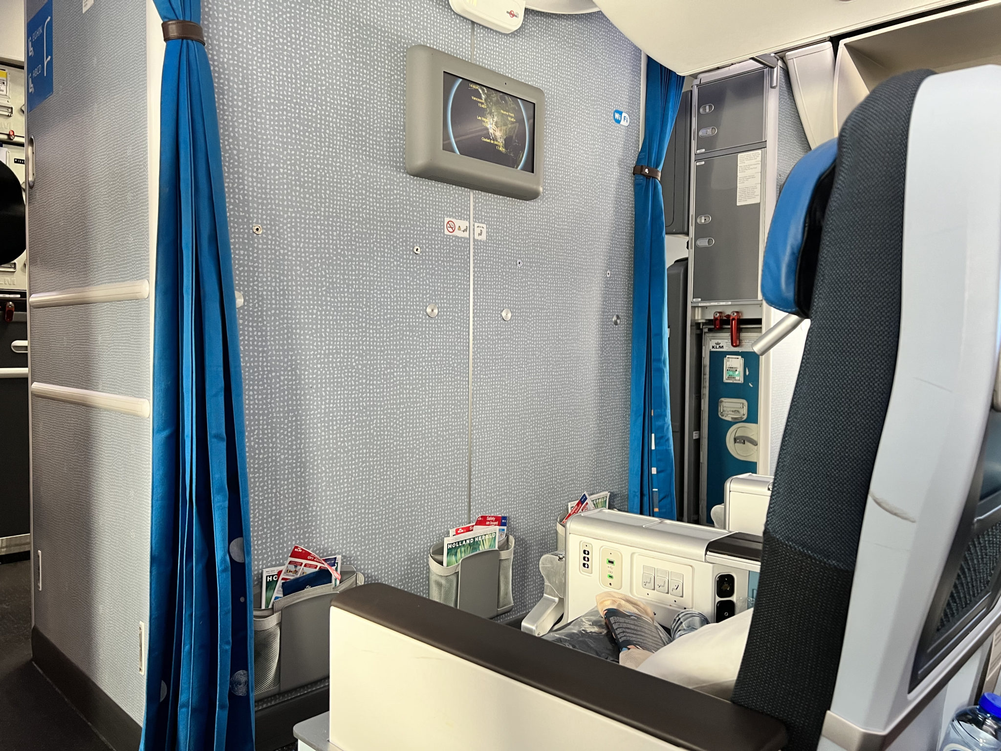 Review: KLM Premium Comfort on the Boeing 787-10 Dreamliner - InsideFlyer